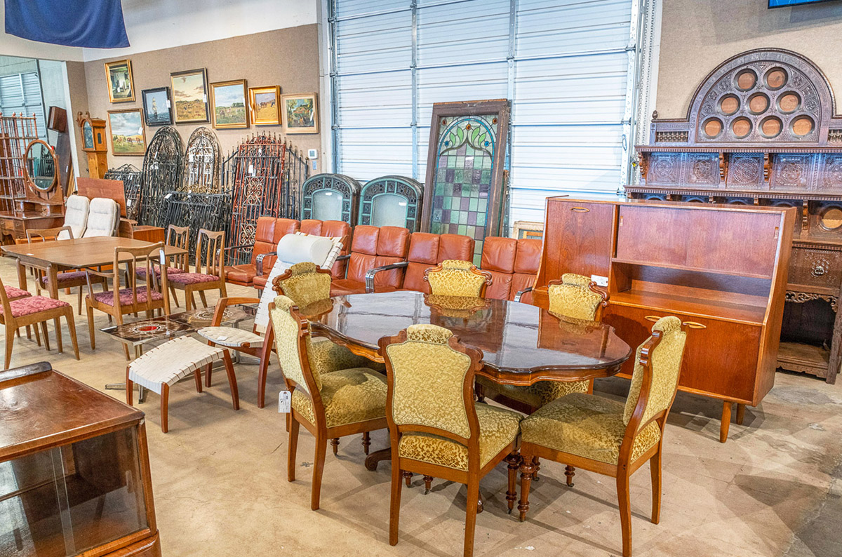Modern & Traditional | Vogt Auction